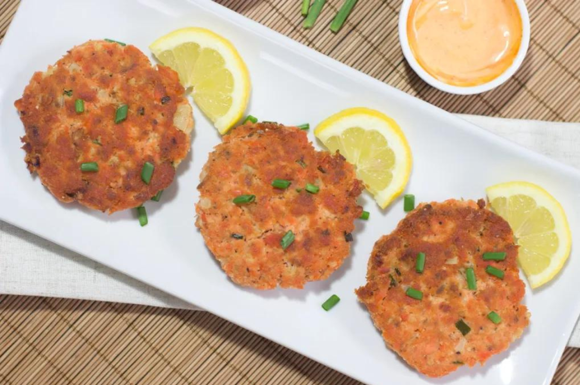 Gluten-Free Salmon Cakes – Kwee-Jack Fish Co.